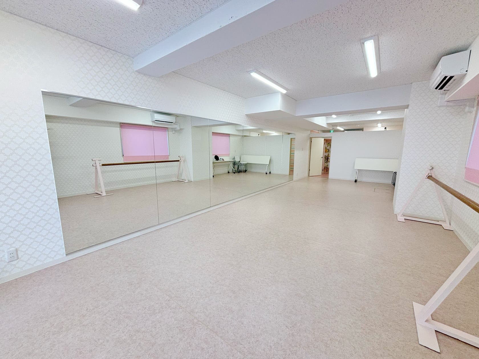 【西川口駅】東口徒歩3分のレッスンスタジオ【女性に人気！】の写真1