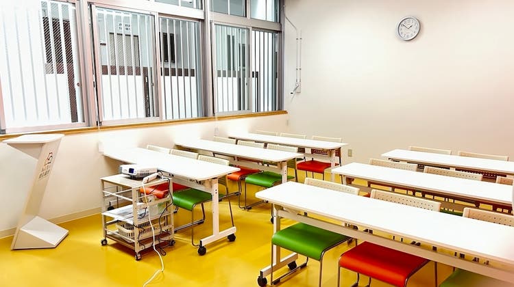 【壺川駅徒歩5分】定員18+α名!プロジェクター含む備品・高速Wi-Fi無料!壺川202会議室の写真1