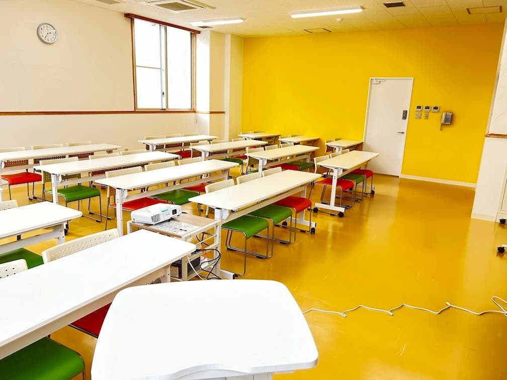 【壺川駅徒歩5分】定員４２＋α名！プロジェクター含む備品・高速Wi-Fi無料！壺川204会議室の写真5