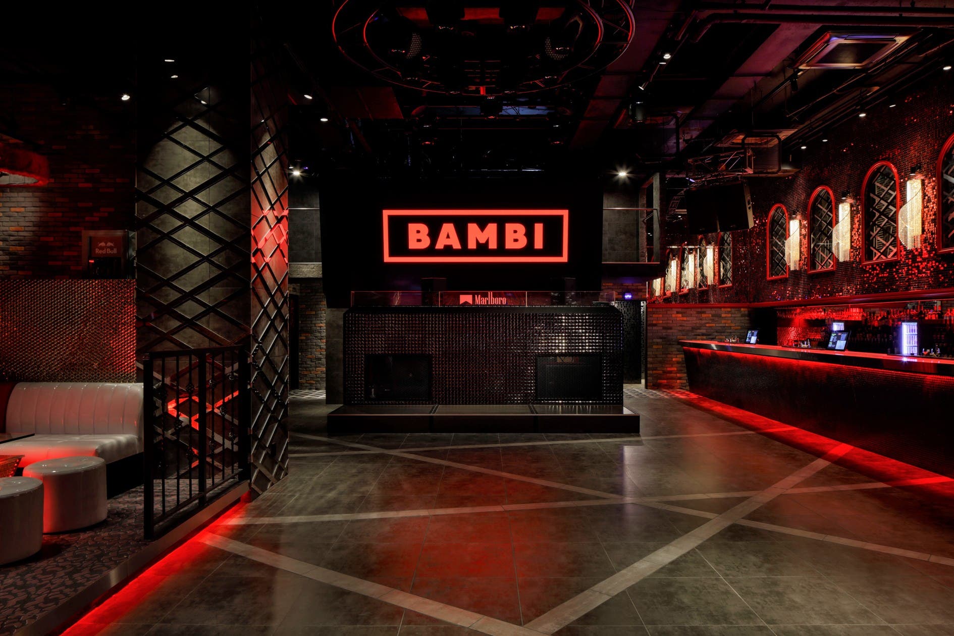 若者に大人気のナイトクラブの写真2