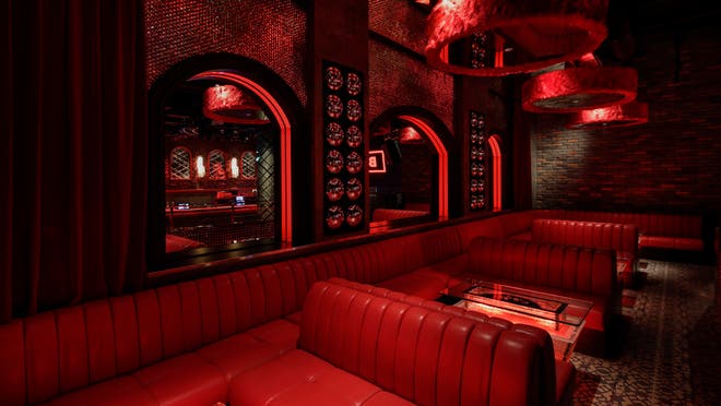 若者に大人気のナイトクラブの写真5