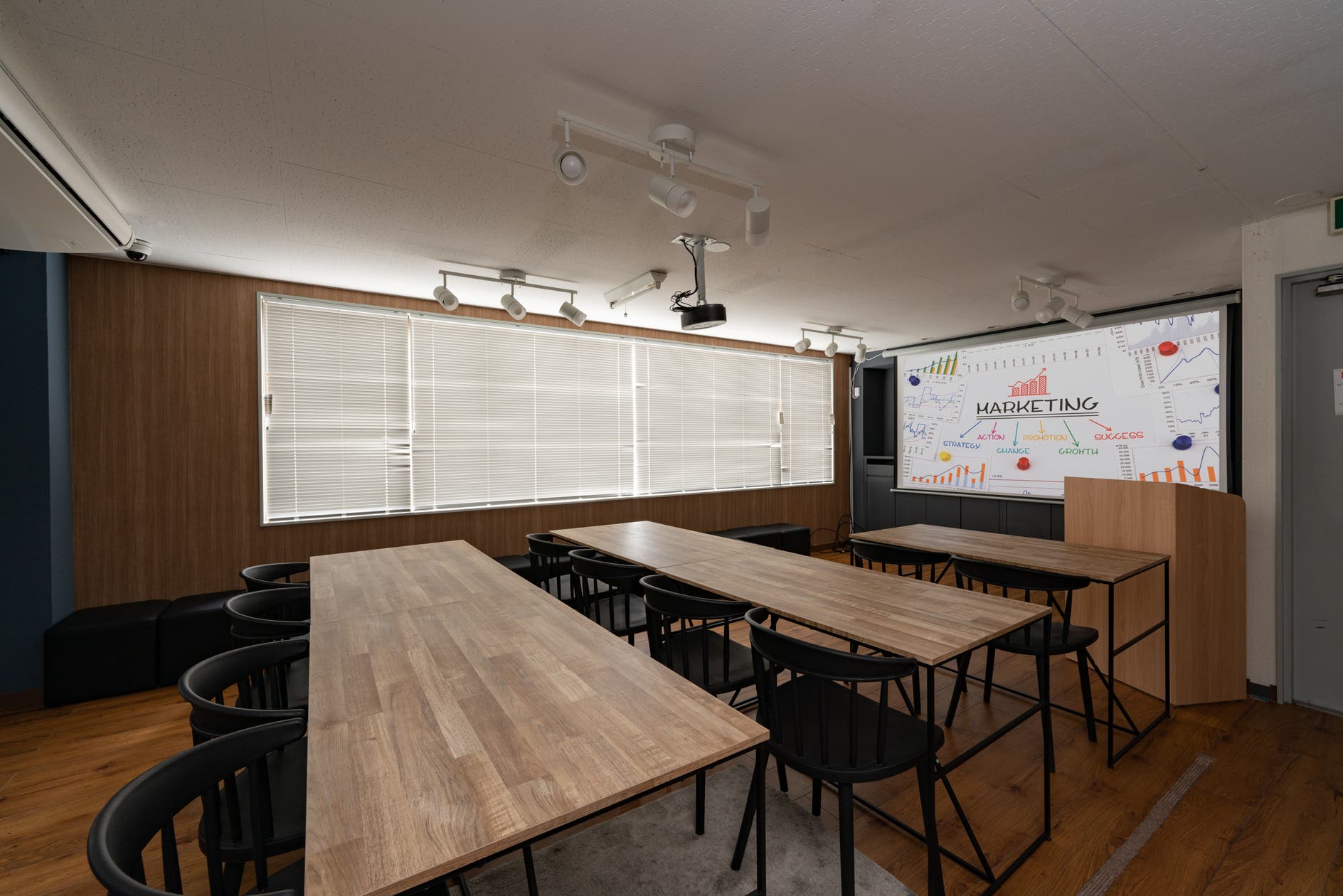 五反田駅6分✨最大40名⭕️飲食OK/100㌅スクリーン/モニター/ゴミ処理可/会議/懇親会/歓送迎会【KTY02】の写真11