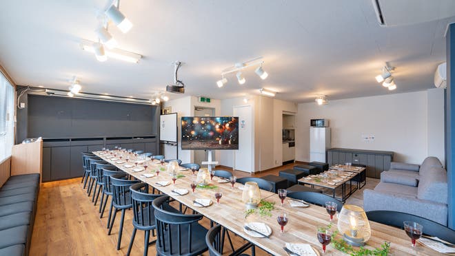 五反田駅6分✨最大40名⭕️飲食OK/100㌅スクリーン/モニター/ゴミ処理可/会議/懇親会/歓送迎会【KTY02】の写真1