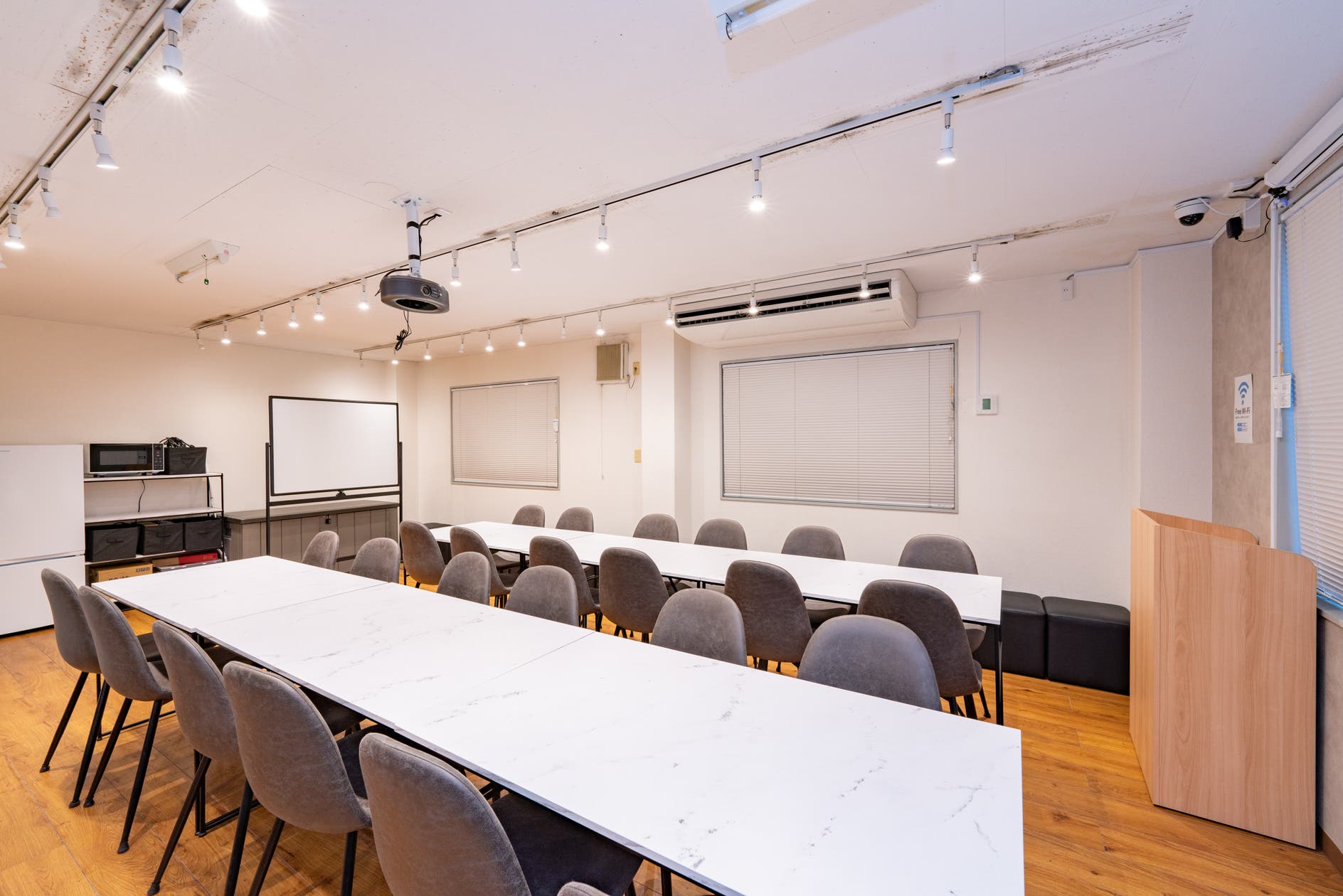 五反田駅6分✨最大40名⭕️飲食OK/120㌅スクリーン/モニター/ゴミ処理可/会議/懇親会/歓送迎会【ANP03】の写真20