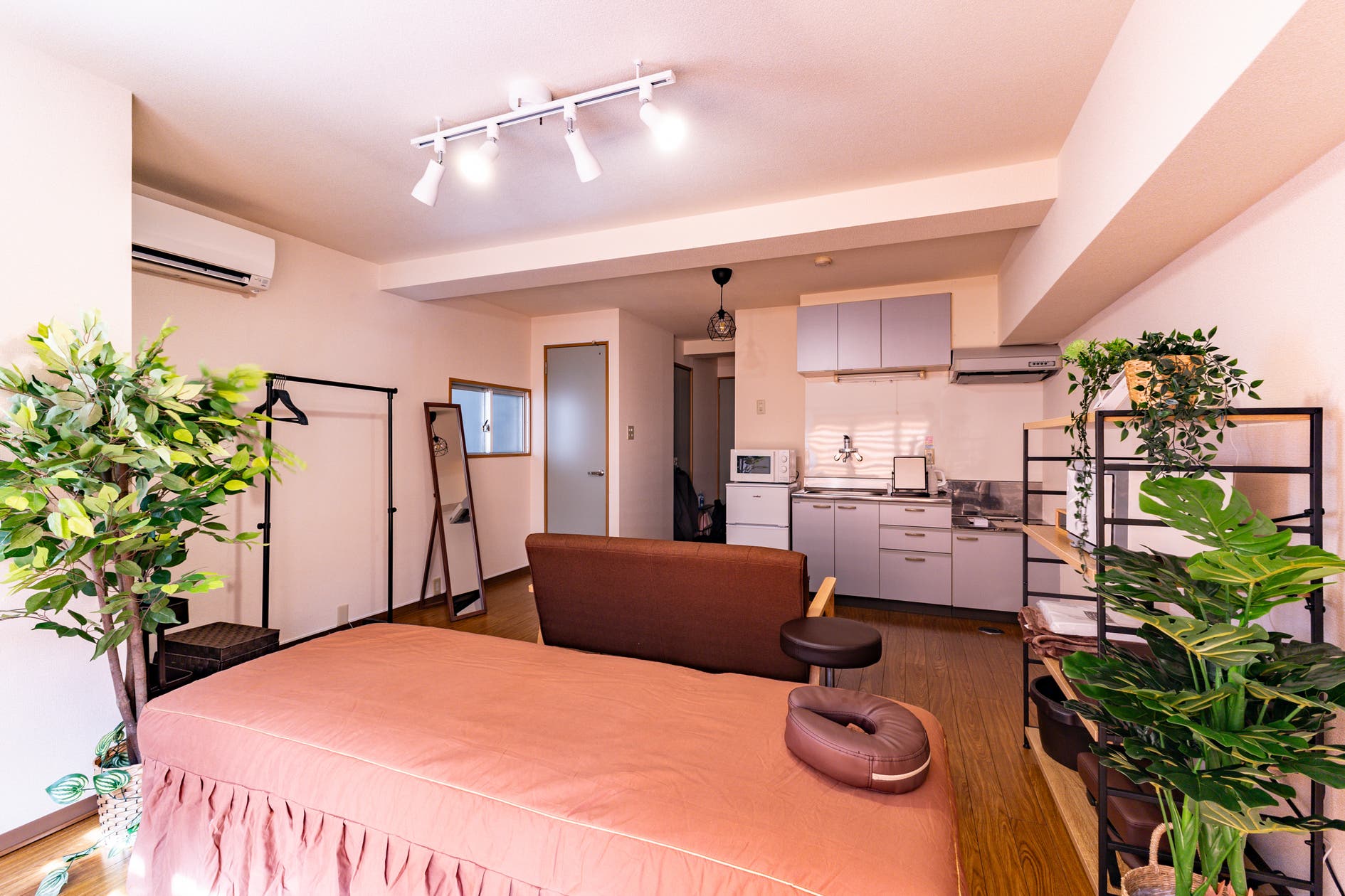 【スペアベッド無料！】久屋大通駅徒歩１分。広々空間で落ち着いた完全プライベート空間。エステ、整体、講習会、ヨガなど。の写真5