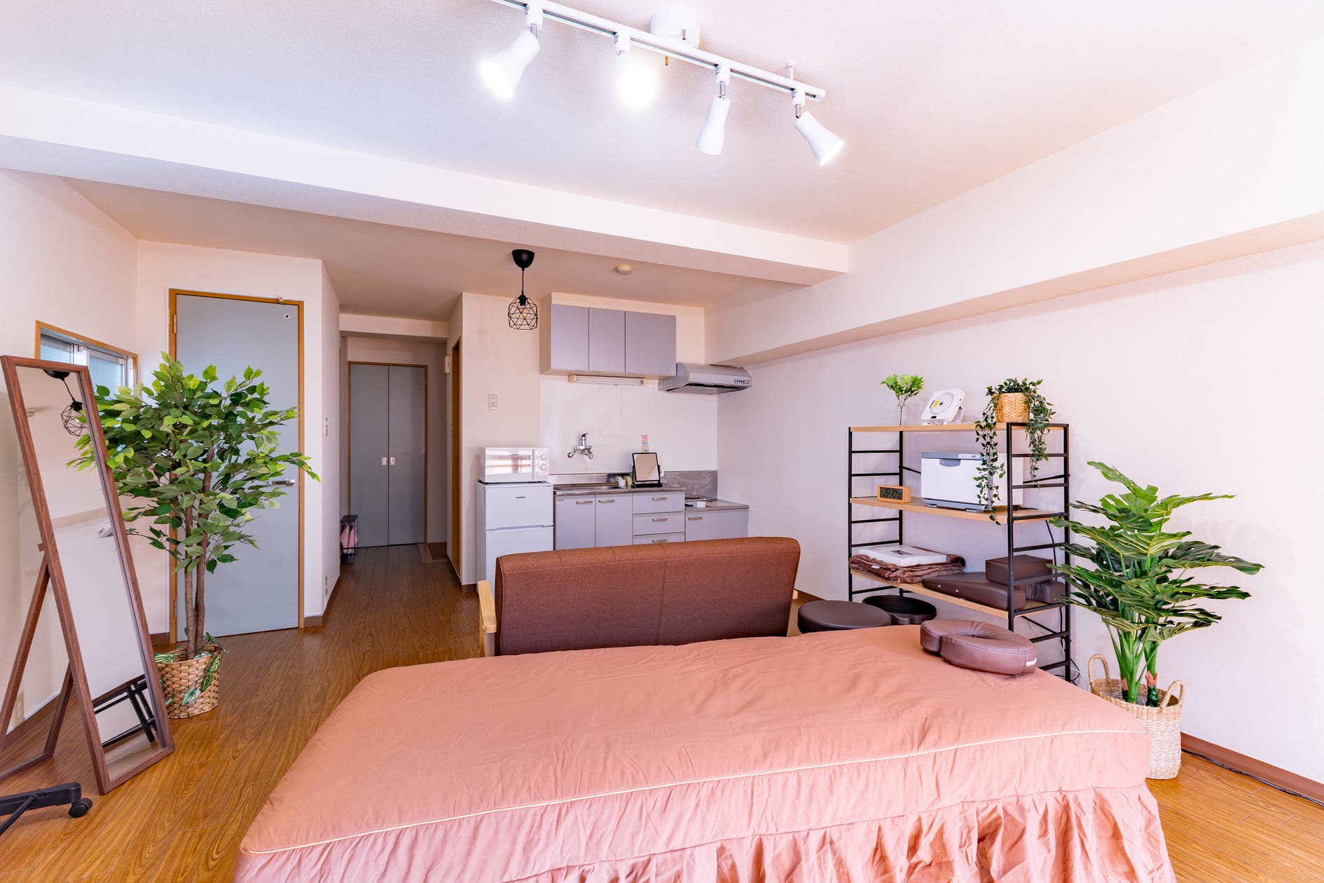 【スペアベッド無料！】久屋大通駅徒歩１分。広々空間で落ち着いた完全プライベート空間。エステ、整体、講習会、ヨガなど。の写真6