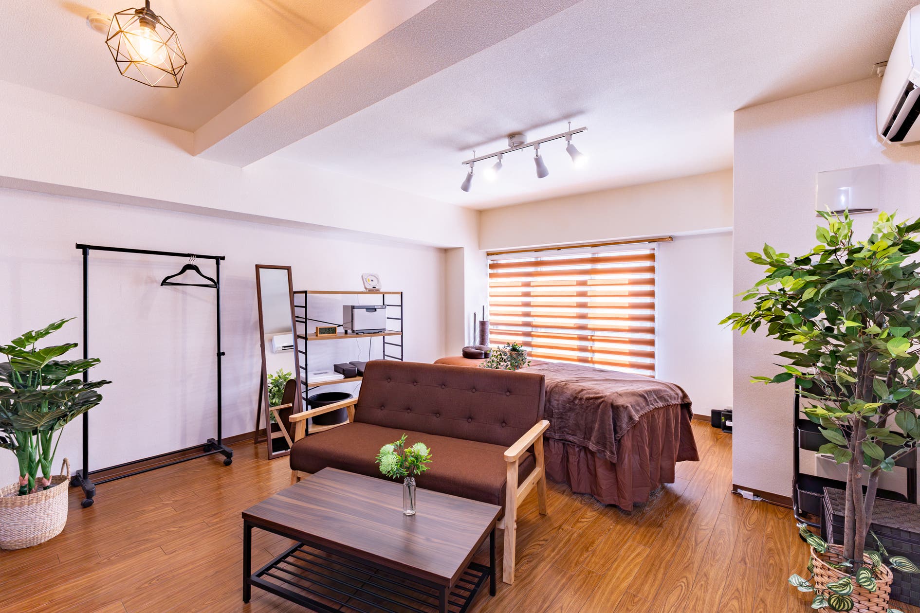 【スペアベッド無料！】久屋大通駅徒歩１分。広々空間で落ち着いた完全プライベート空間。エステ、整体、講習会、ヨガなど。の写真7