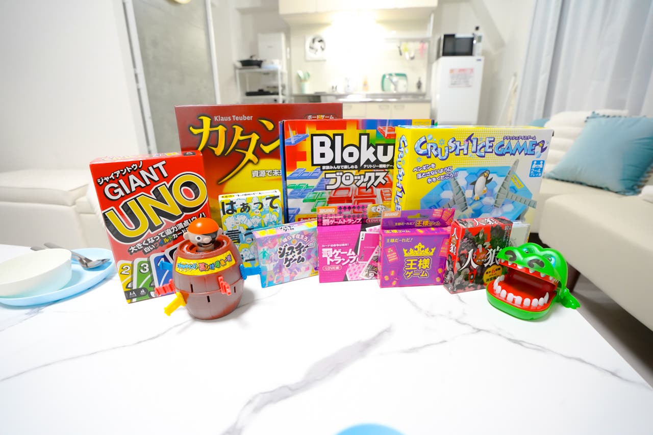 ⑧ボードゲーム類（はぁっていうゲーム/ブロックス/ジェンガ/人狼/トランプ/UNO/黒ひげ危機一髪/わにわにパニック/カタン）の画像1