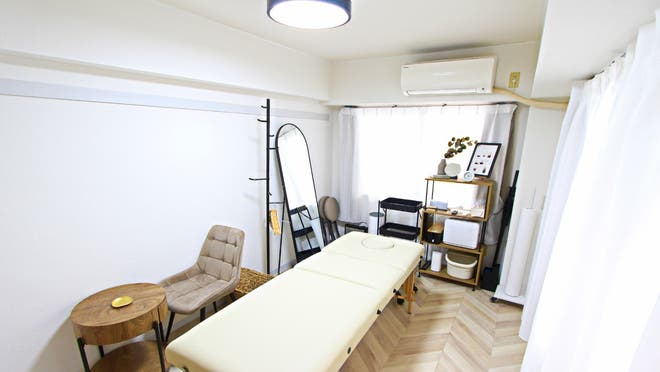 【中目黒駅3分】完全個室レンタルサロン🌿カフェオレカラーの落ち着いた上質空間✨無料備品も多数ご用意◎の写真1