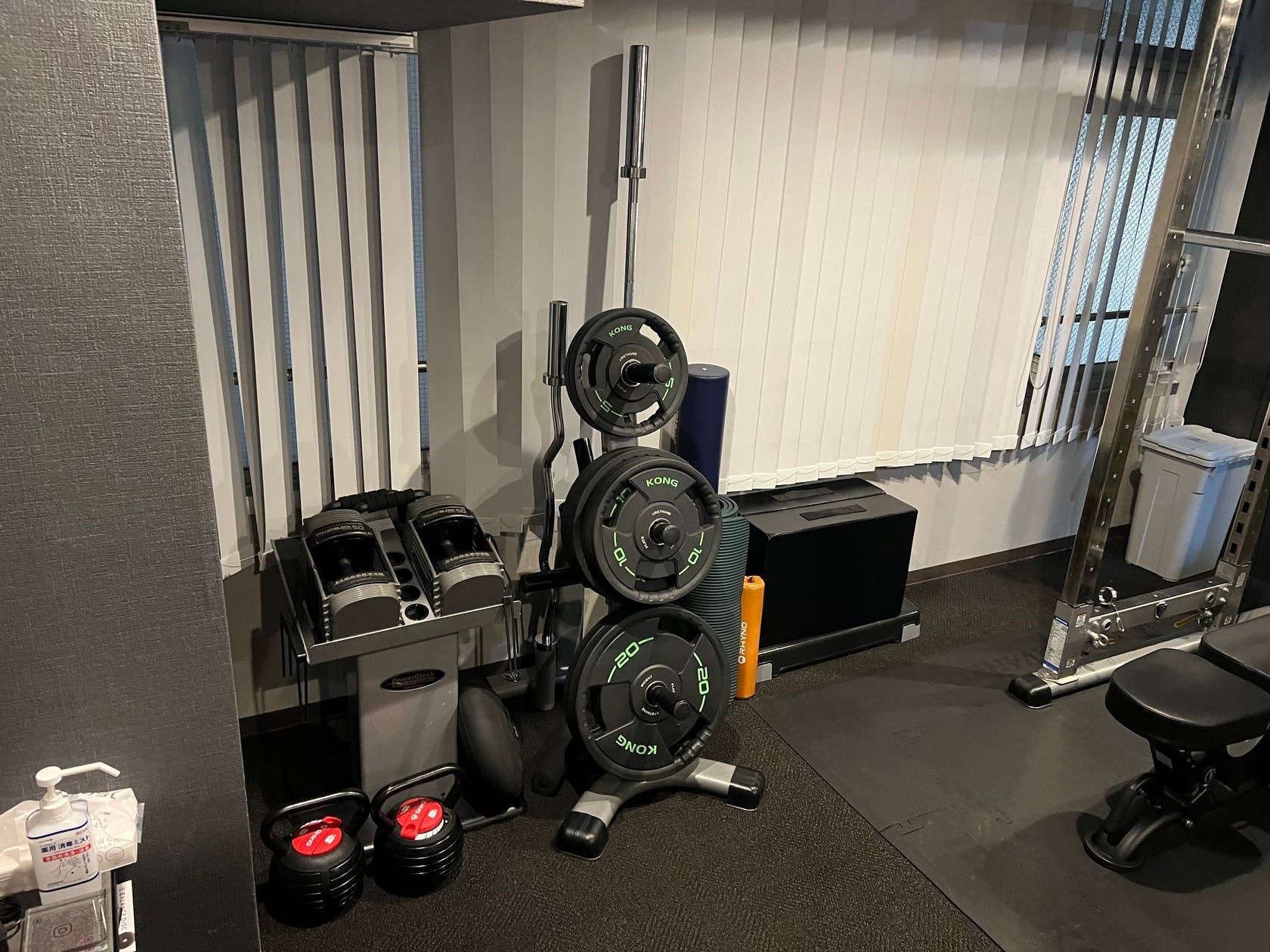 【値下げしました！】【池袋駅1分】おしゃれな内装で器具も充実B室！ウォーターサーバーありのレンタルジム【ルームB】の写真17