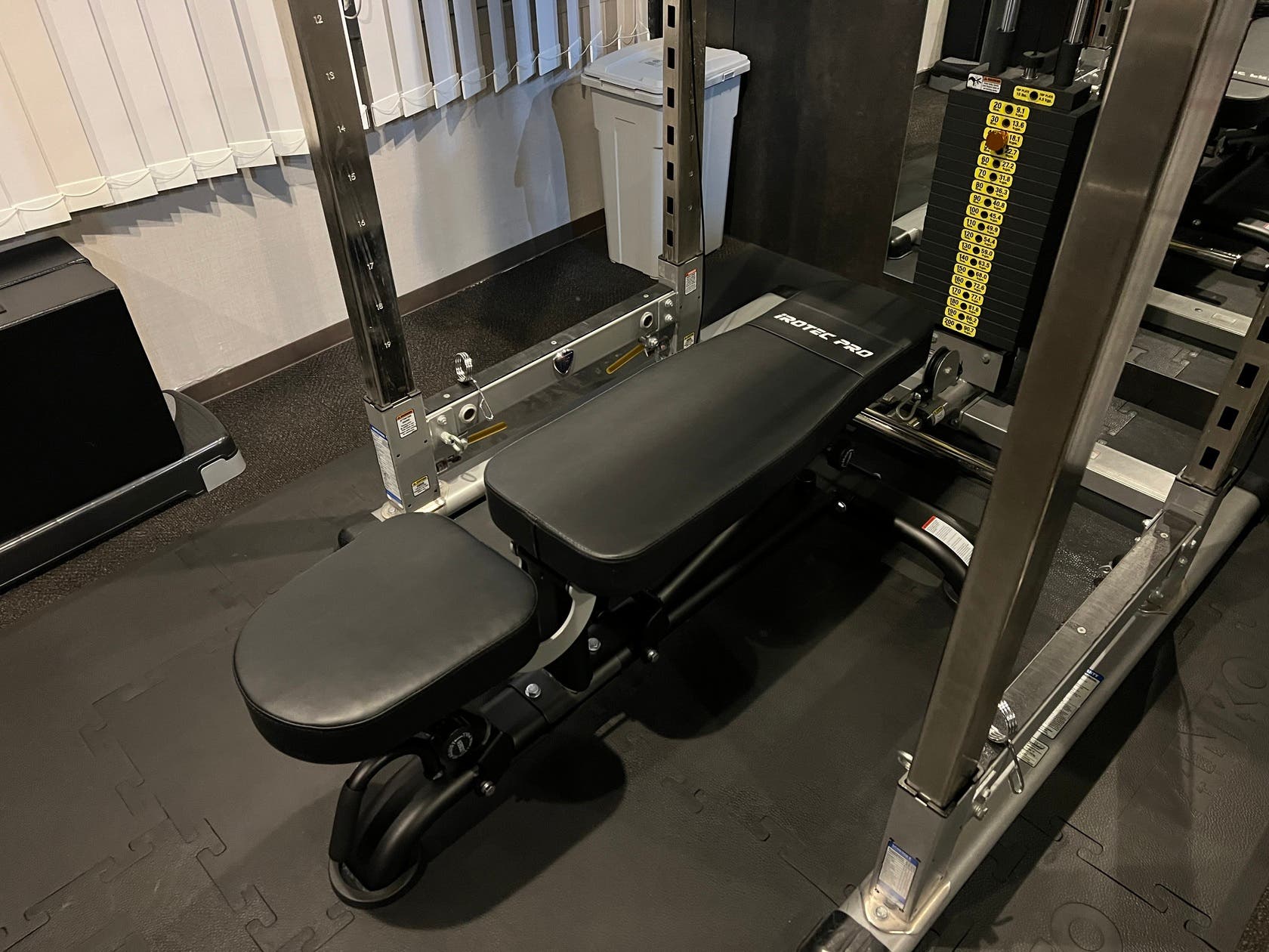 【値下げしました！】【池袋駅1分】おしゃれな内装で器具も充実B室！ウォーターサーバーありのレンタルジム【ルームB】の写真18