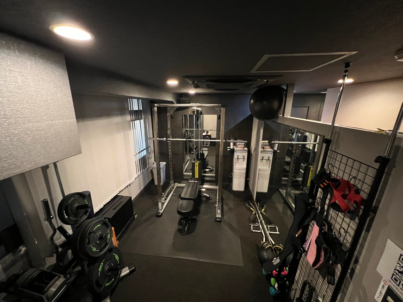 【値下げしました！】【池袋駅1分】おしゃれな内装で器具も充実B室！ウォーターサーバーありのレンタルジム【ルームB】の写真15