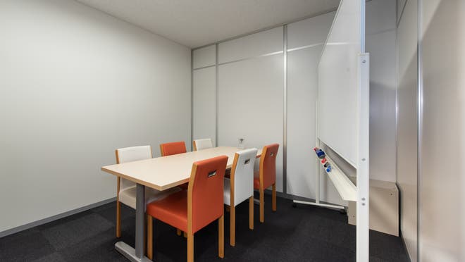 ⭐️【6名会議室】池袋駅東口から徒歩5分⭐️スタッフ常駐のため安心してご利用いただけます!✨Wi-Fi有りの写真1