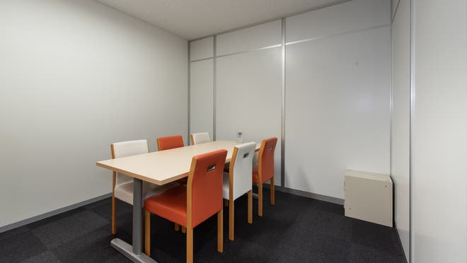 ⭐️【6名会議室】池袋駅東口から徒歩5分⭐️スタッフ常駐のため安心してご利用いただけます!✨Wi-Fi有りの写真2