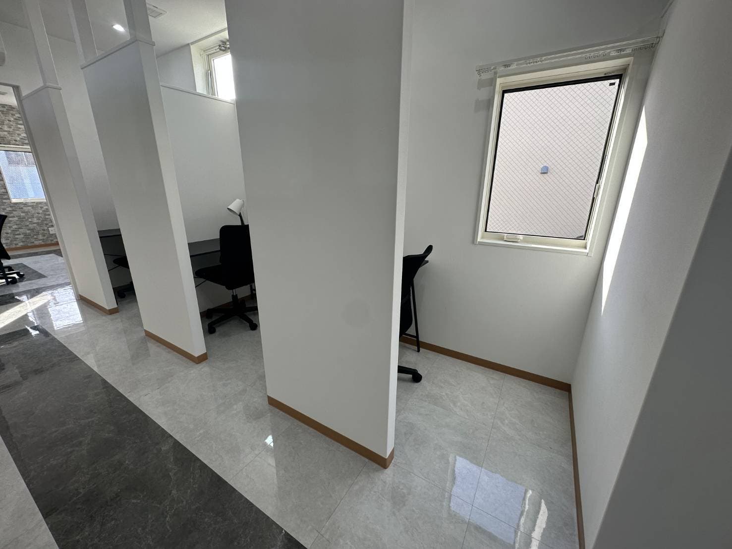 新小岩駅から徒歩4分　ドアなし４階半個室（E）イヤホンを使用してZoom会議、リモート会議もOK。の写真9