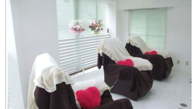 池袋西口、マツエク、アイブロウ、ネイルのサロンスペースの写真1