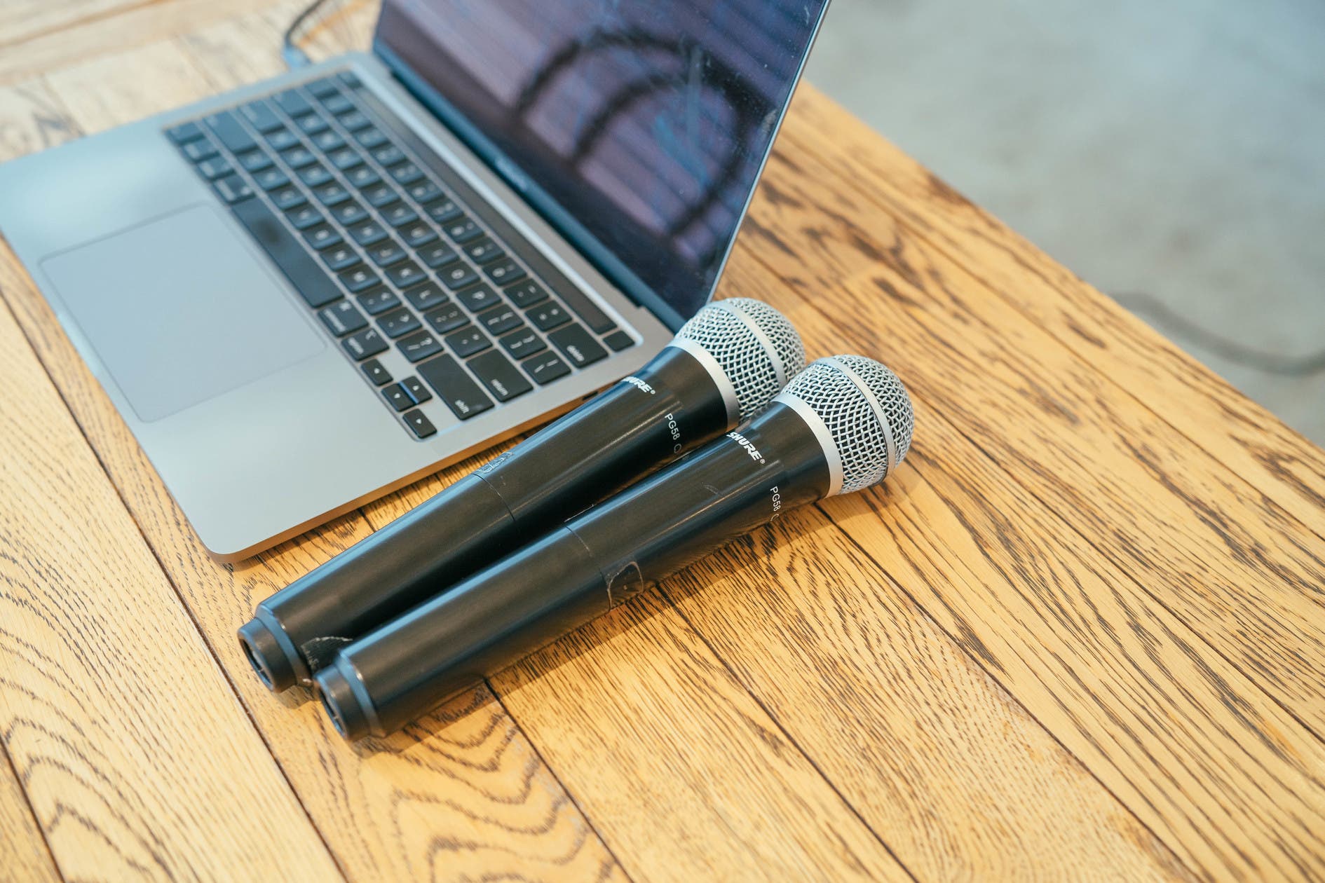 【お台場・湾岸 / SWITCH STAND ODAIBA】テラス付きのカフェスペースを貸切可能！会議設備も各種完備の写真12