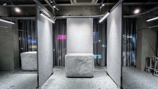 原宿キャットストリートに佇む2Fレンタルスペース。全面ガラス、釘打ちOK。賑わうロケーションで上質なイベントを。の写真5