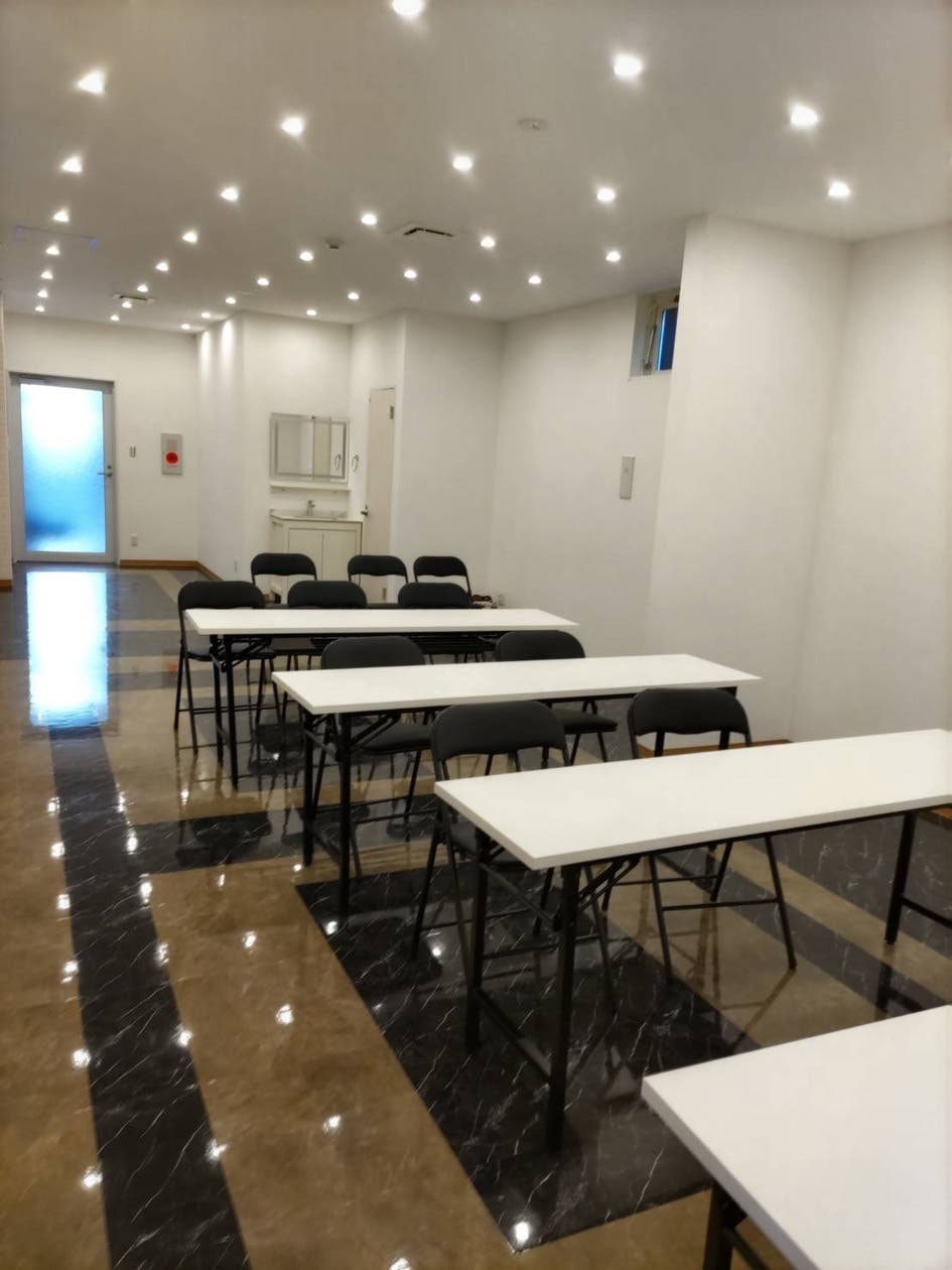 新小岩駅から徒歩4分　1階会議室　長机8台・着席人数30名　の写真8