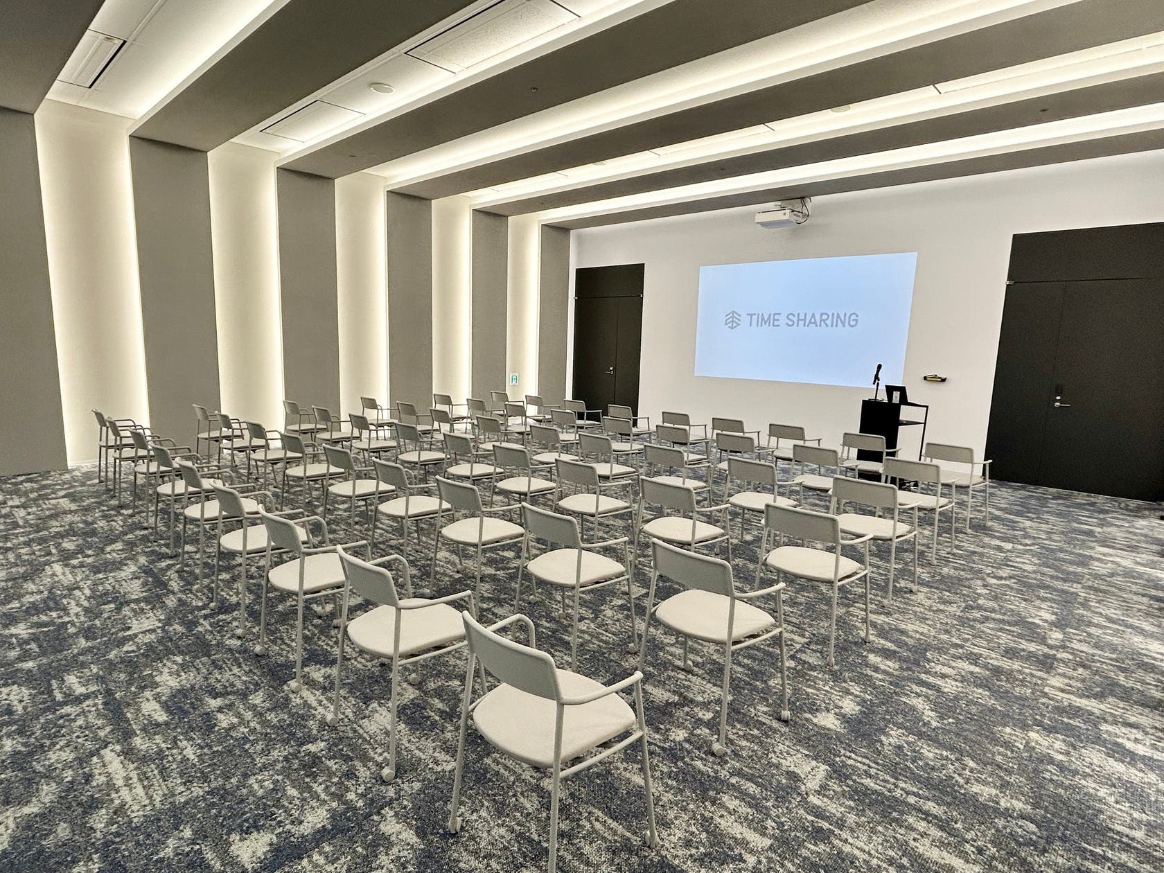 Conference Room I 【勝どき駅 徒歩10分】設備・備品が充実♪便利な駅近♥の写真15