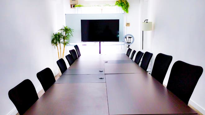 直前割を実施✨東京神田🍀最大20名可🍀駅近2階🍀施術ベッド✨全備品無料✨お得な1日プラン有✨会議/ボードゲームに最適✨の写真3