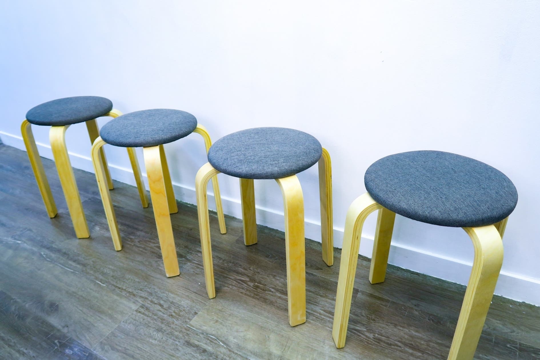 直前割を実施✨東京神田🍀最大20名可🍀駅近２階🍀施術ベッド✨全備品無料✨お得な1日プラン有✨会議/ボードゲームに最適✨の写真20