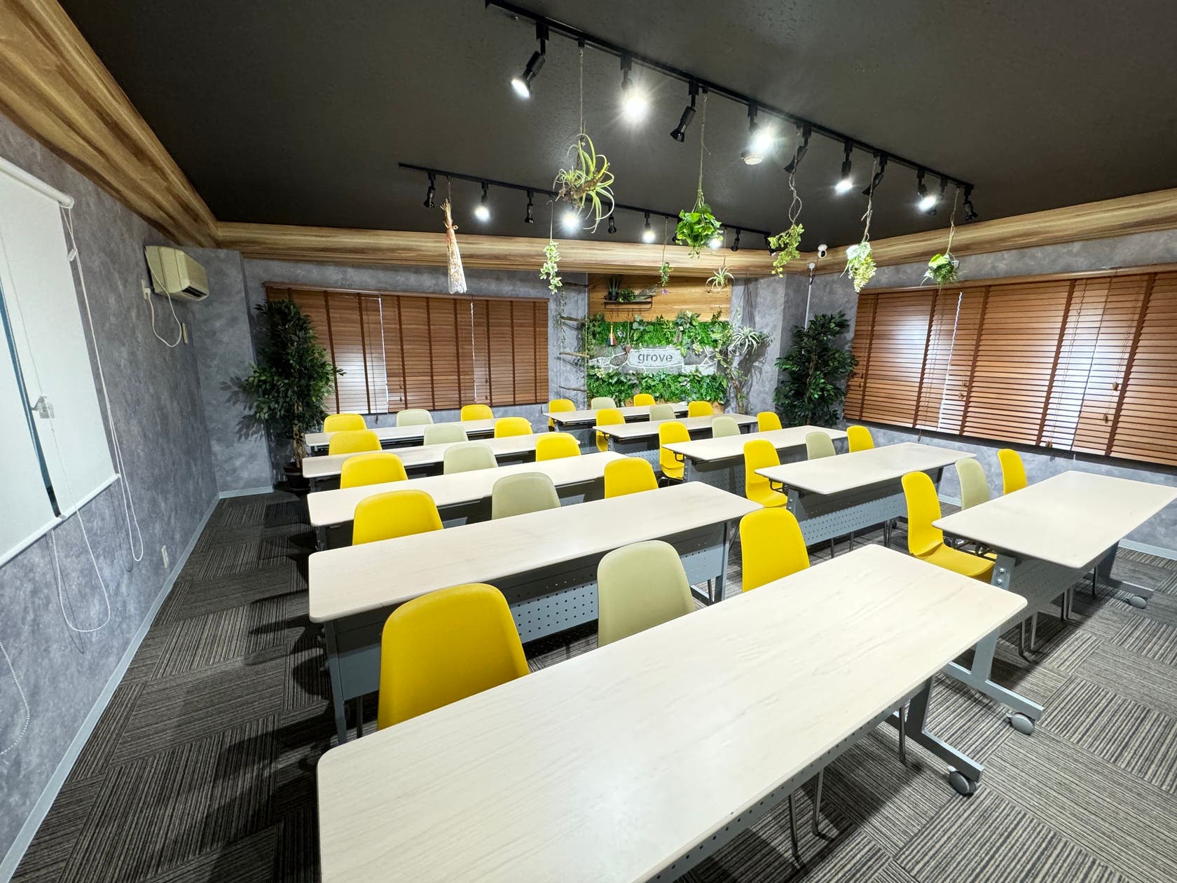 🎯新大阪駅徒歩1分🎯【ホワイドボード2台有】🌈隣に控室用意可能(要予約別料金)🌈備品追加料金不要◆お気軽会議室新大阪grove◆の写真5