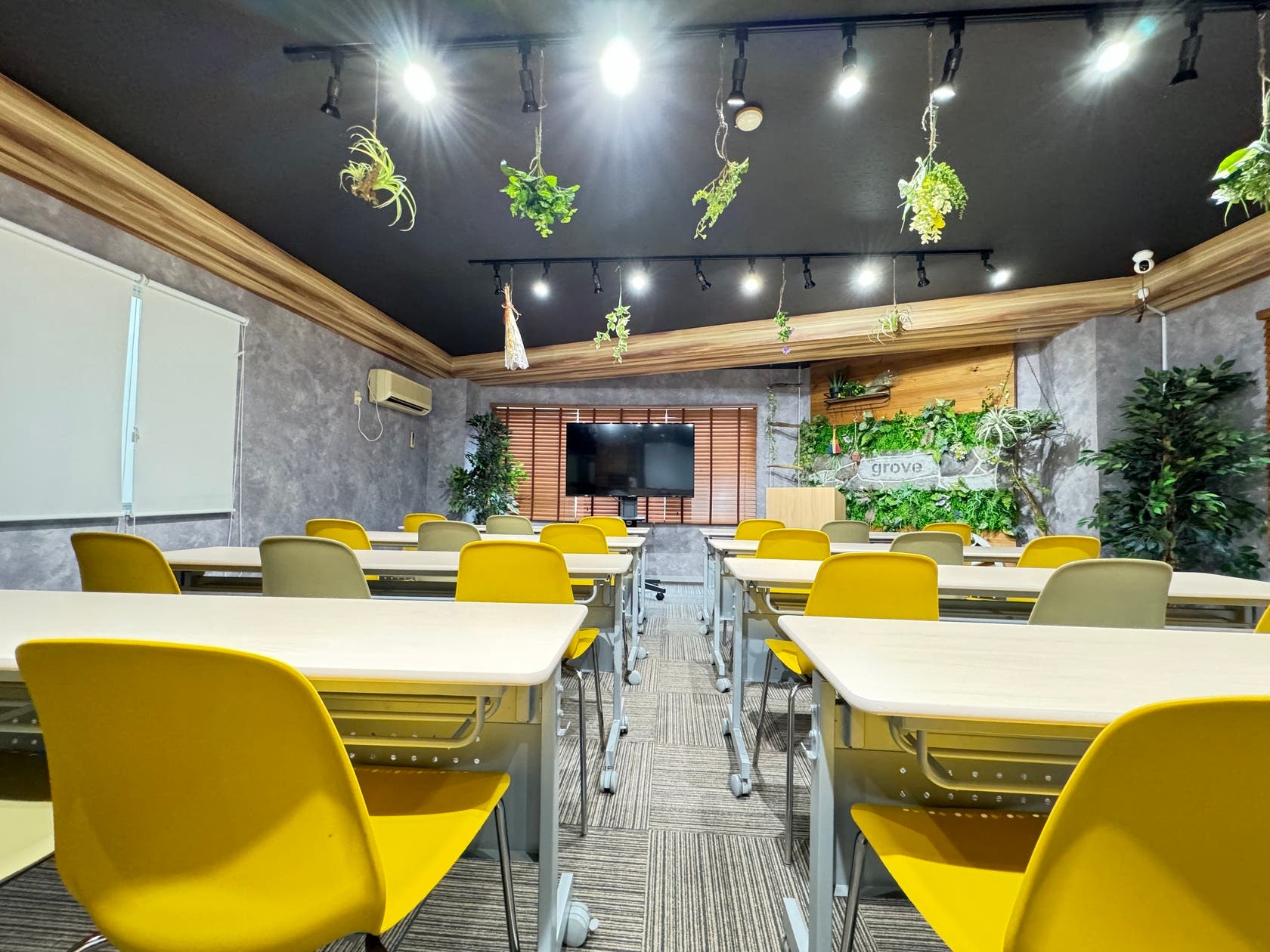 🎯新大阪駅徒歩1分🎯【ホワイドボード2台有】🌈隣に控室用意可能(要予約別料金)🌈備品追加料金不要◆お気軽会議室新大阪grove◆の写真6