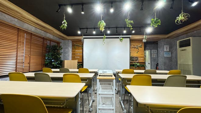 🎯新大阪駅徒歩1分🎯【ホワイドボード2台有】🌈隣に控室用意可能(要予約別料金)🌈備品追加料金不要◆お気軽会議室新大阪grove◆の写真7