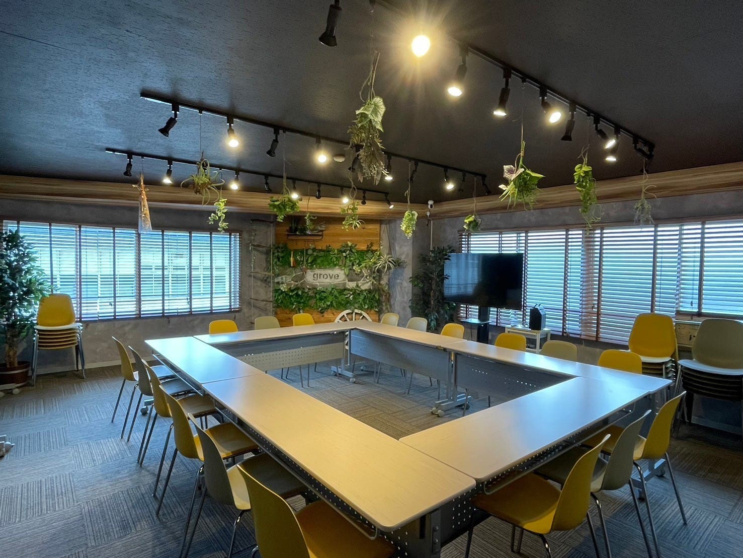 🎯新大阪駅徒歩1分🎯【ホワイドボード2台有】🌈隣に控室用意可能(要予約別料金)🌈備品追加料金不要◆お気軽会議室新大阪grove◆の写真9