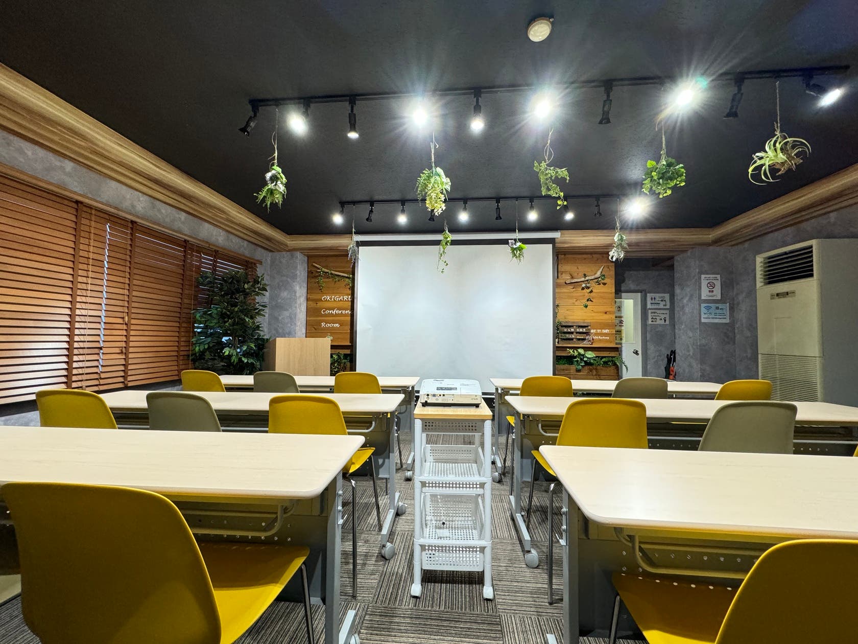 🎯新大阪駅徒歩1分🎯【ホワイドボード2台あり】🌈隣に控室用意可能(要予約)🌈追加料金不要🌈◆お気軽会議室新大阪grove◆◆の写真9