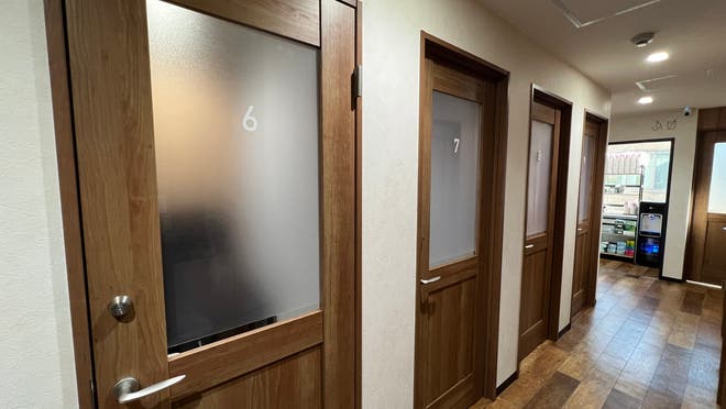 【¥660/1h!吉祥寺駅から徒歩1分】モニター・フリードリンク付き1名個室(ブース7)※予約時間前は入室不可の写真8