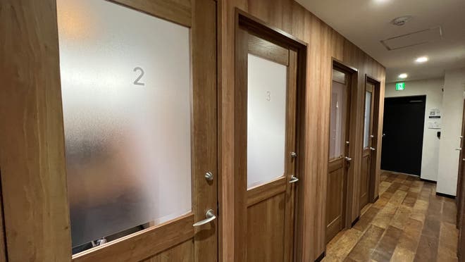 【¥660/1h!吉祥寺駅から徒歩1分】モニター・フリードリンク付き1名個室(ブース8)※予約時間前は入室不可の写真7