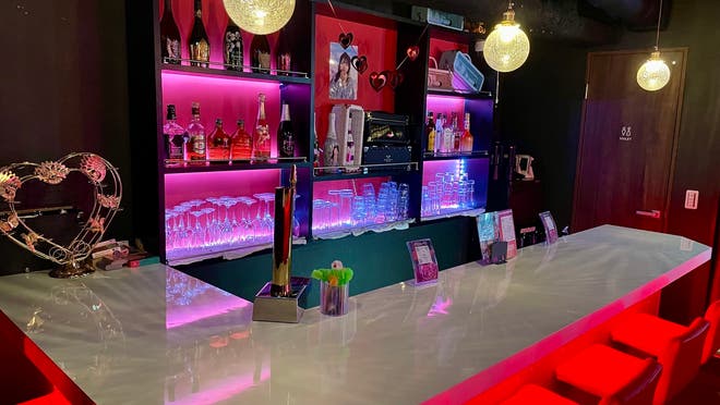 新橋駅(SL広場)から徒歩2分のBarでスペースで撮影・一日店長イベント・配信スタジオ・WiFi/Netflix/ダーツ完備の写真2