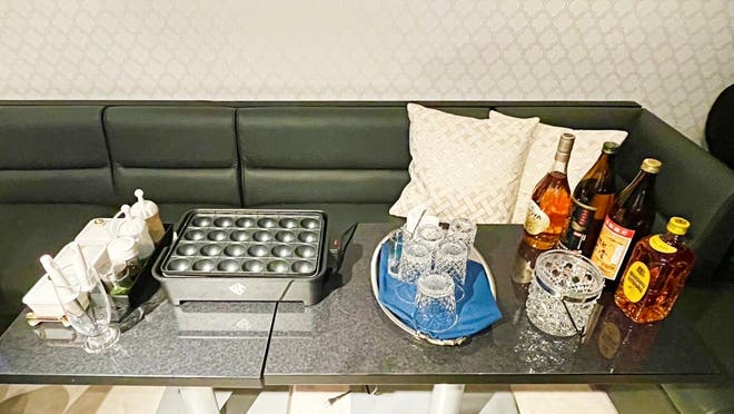 【難波/駅近】超好立地◎バーを目的に作られた内装の貸切空間✨50インチワイドモニター完備📺飲食持ち込みOK!👌の写真6