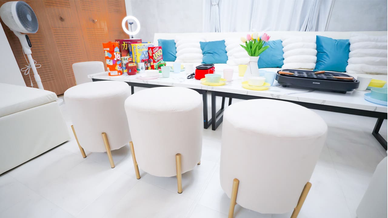 ⑩ラウンドスツール（5脚）の画像1