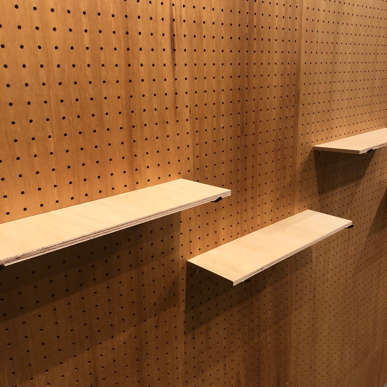 ポップアップストアやアパレルの展示会に最適な通り沿いに面した路面スペースの写真15