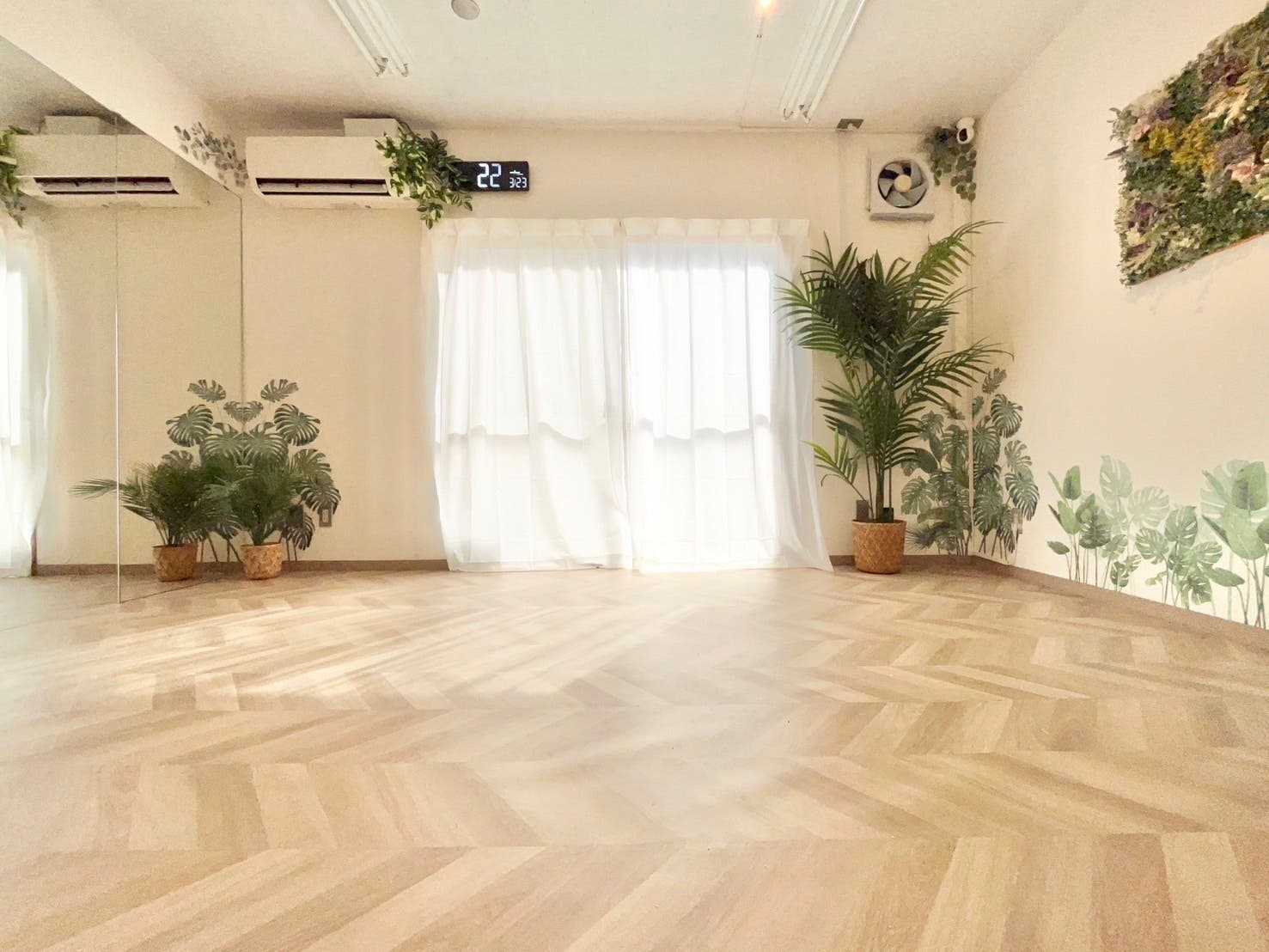 3月NEW!【御茶ノ水4分/秋葉原6分】鏡約7mの綺麗なスタジオでダンス・ポージング・ヨガ・ピラティス・演劇・撮影等におすすめ☆の写真6