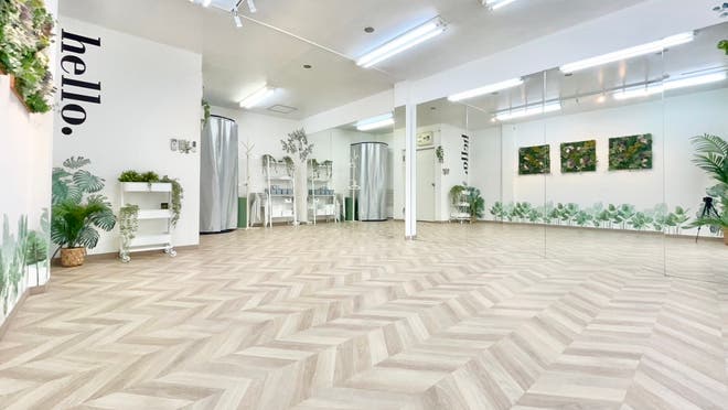 3月NEW!【御茶ノ水4分/秋葉原6分】鏡約7mの綺麗なスタジオでダンス・ポージング・ヨガ・ピラティス・演劇・撮影等におすすめ☆の写真1