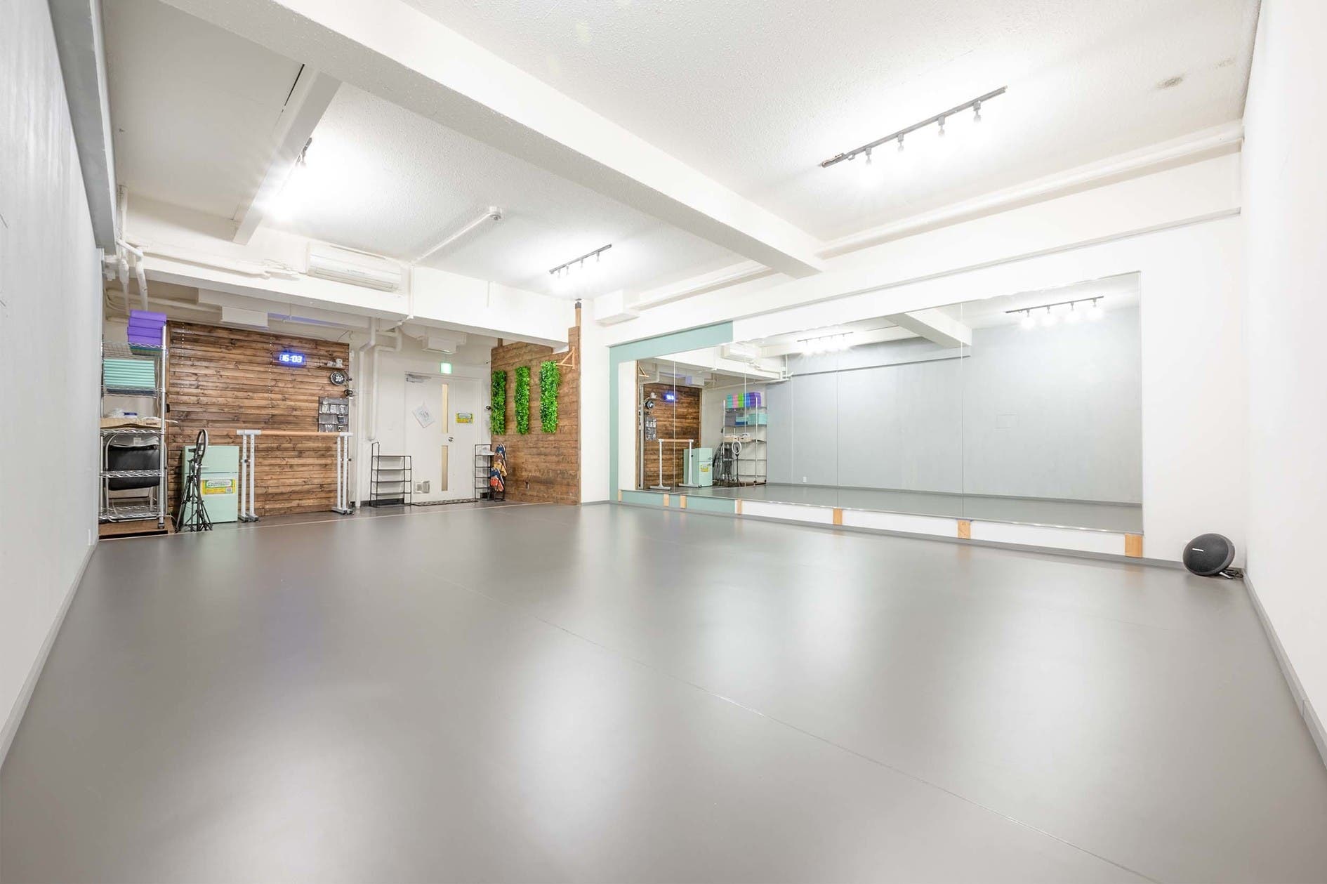 8/27エアコン交換済み《岩本町駅徒歩2分》70㎡広々スタジオ/天井高3m/リノリウム/バレエバー/更衣室ロッカー/地下1フロアの写真25