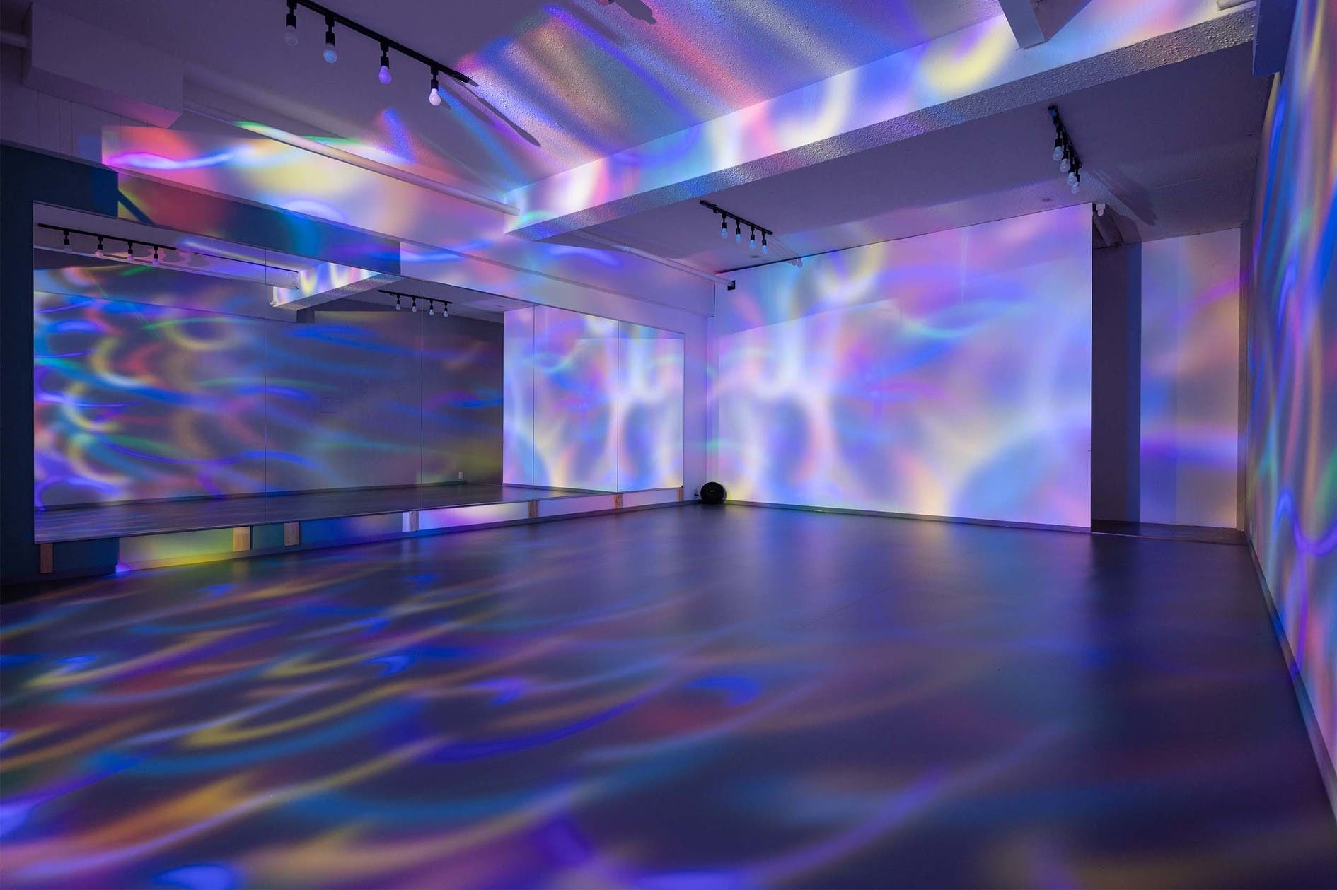 8/27エアコン交換済み《岩本町駅徒歩2分》70㎡広々スタジオ/天井高3m/リノリウム/バレエバー/更衣室ロッカー/地下1フロアの写真14