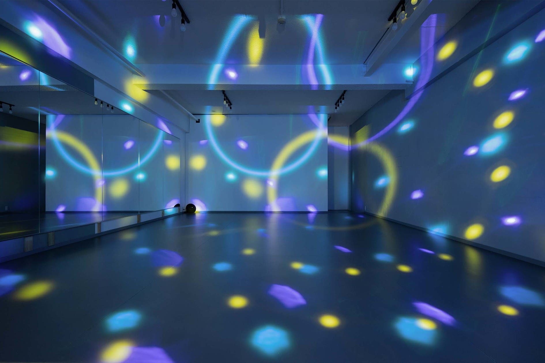 8/27エアコン交換済み《岩本町駅徒歩2分》70㎡広々スタジオ/天井高3m/リノリウム/バレエバー/更衣室ロッカー/地下1フロアの写真15