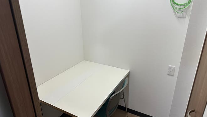 【上福岡駅徒歩1分!! ¥550/1h!!】1名利用完全個室の写真1