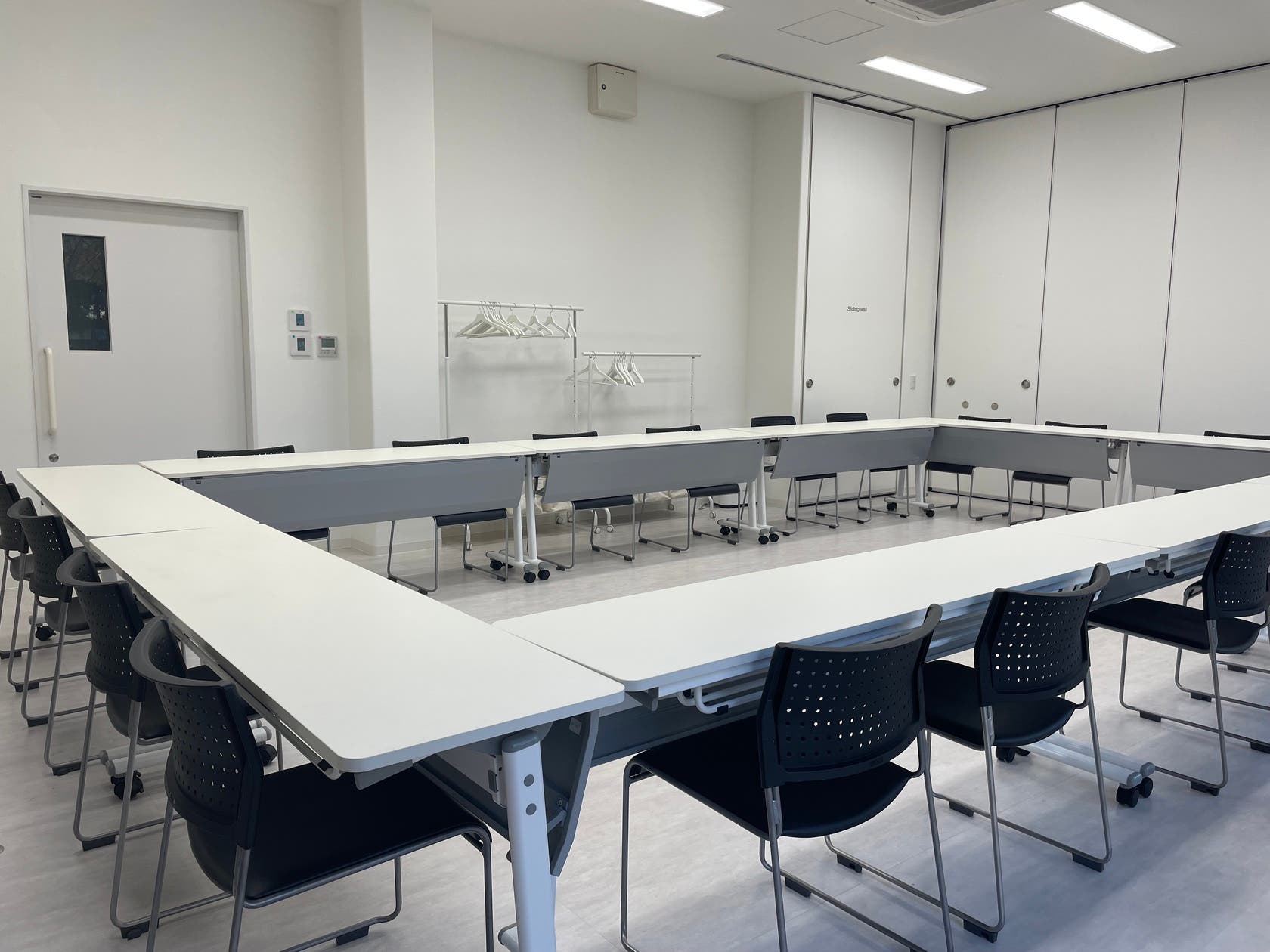 スペース①最大20名収容のキッチン付きレンタルスペース✨パーティー✋ママ会🎈会議⭐大型モニター65㌅📺YouTube視聴可の写真7