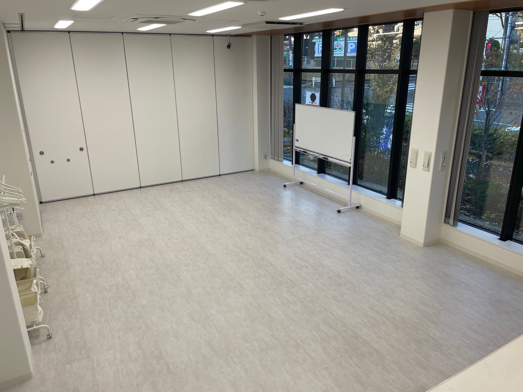 スペース①最大20名収容のキッチン付きレンタルスペース✨パーティー✋ママ会🎈会議⭐大型モニター65㌅📺YouTube視聴可の写真15