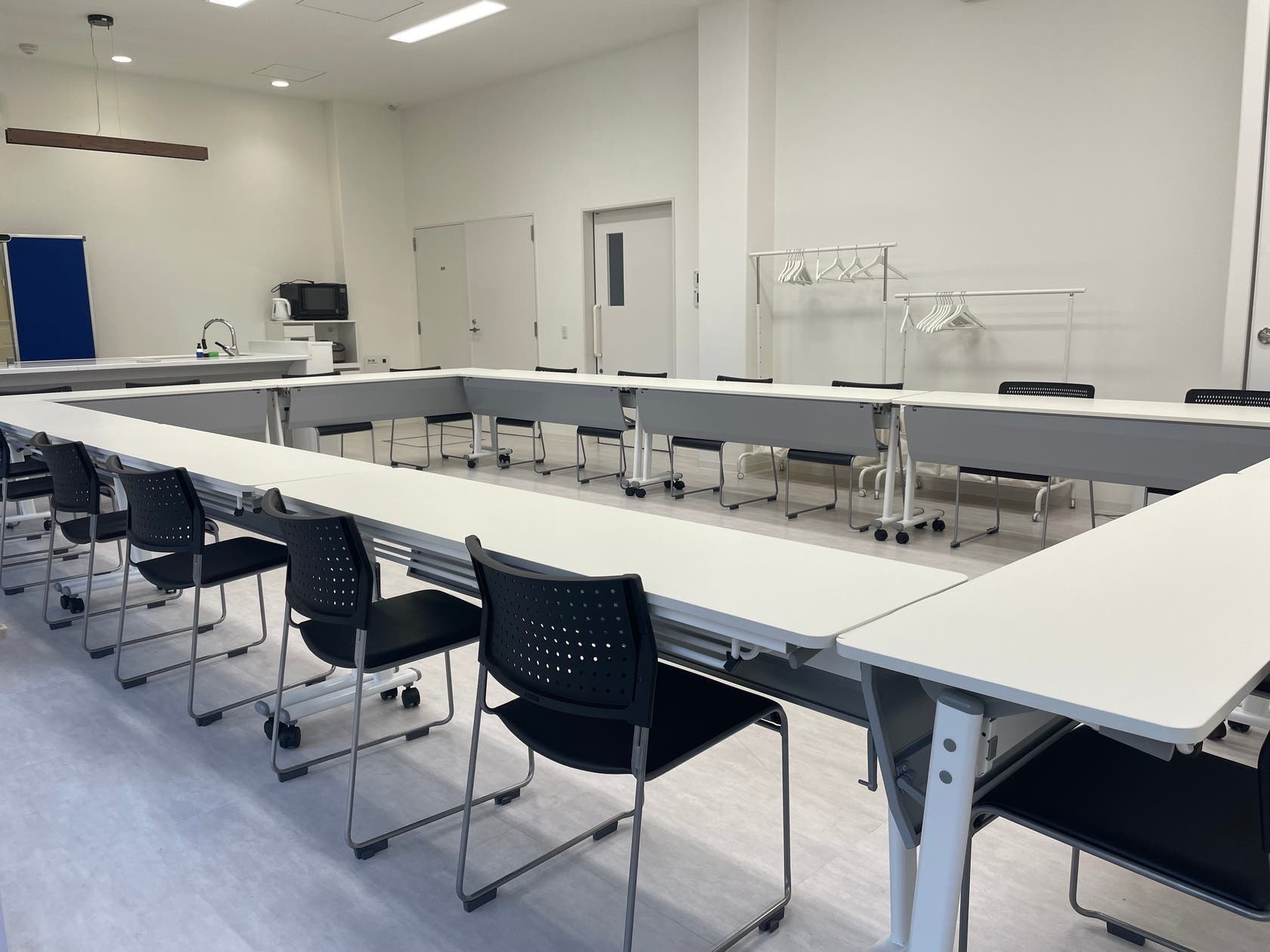 スペース①最大20名収容のキッチン付きレンタルスペース✨パーティー✋ママ会🎈会議⭐大型モニター65㌅📺YouTube視聴可の写真8