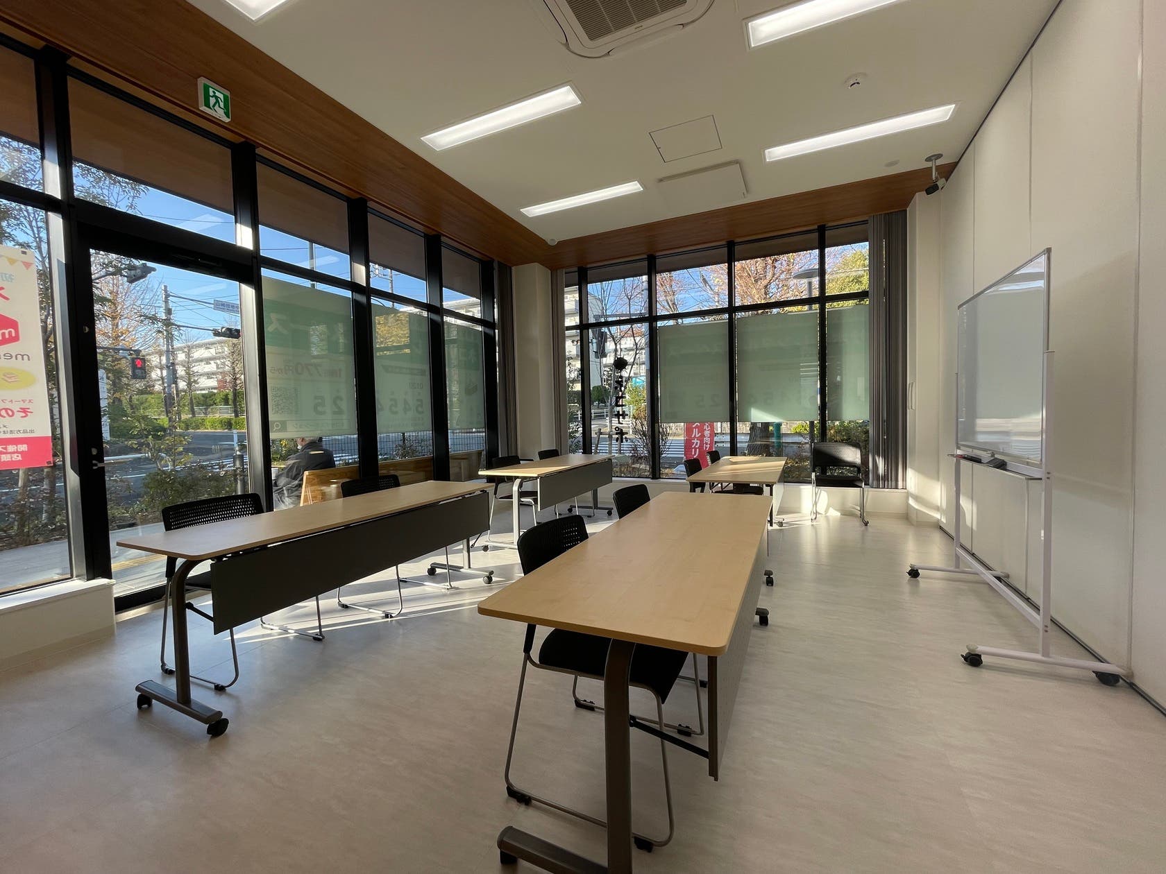 スペース②ネコサポ町田木曽店内のレンタルスペースです。🌟ママ会　✨推し活　💻会議　📺モニター65㌅👍YouTube視聴可の写真5