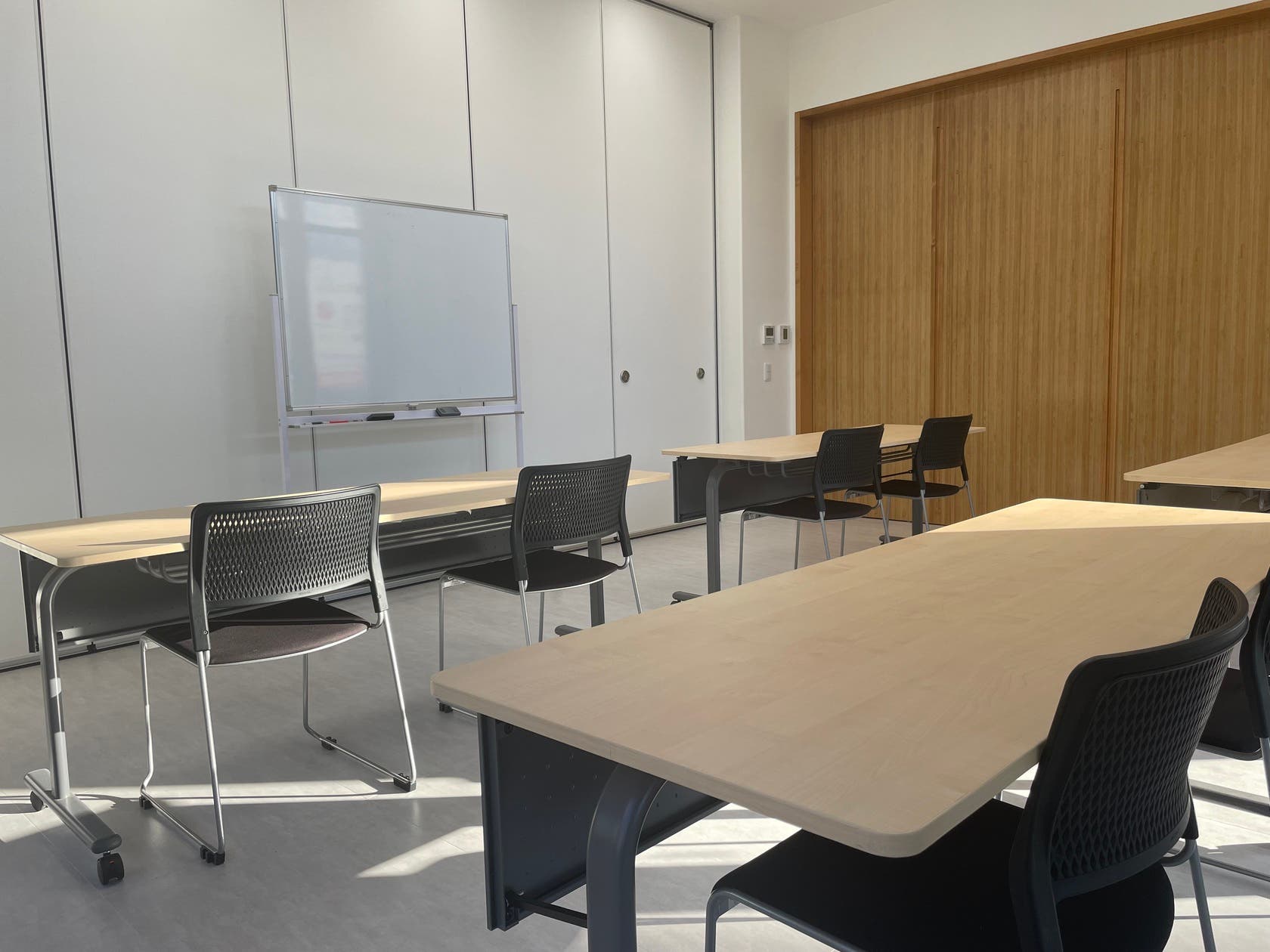 スペース②ネコサポ町田木曽店内のレンタルスペースです。🌟ママ会　✨推し活　💻会議　📺モニター65㌅👍YouTube視聴可の写真7