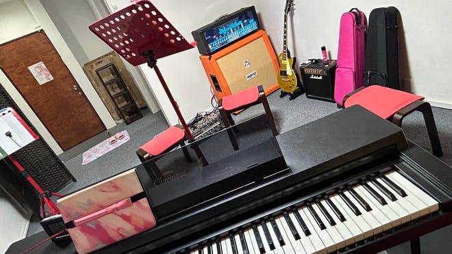 新橋駅徒歩5分、内幸町駅徒歩2分の音楽スタジオ&フリーレンタルスペースです。の写真1