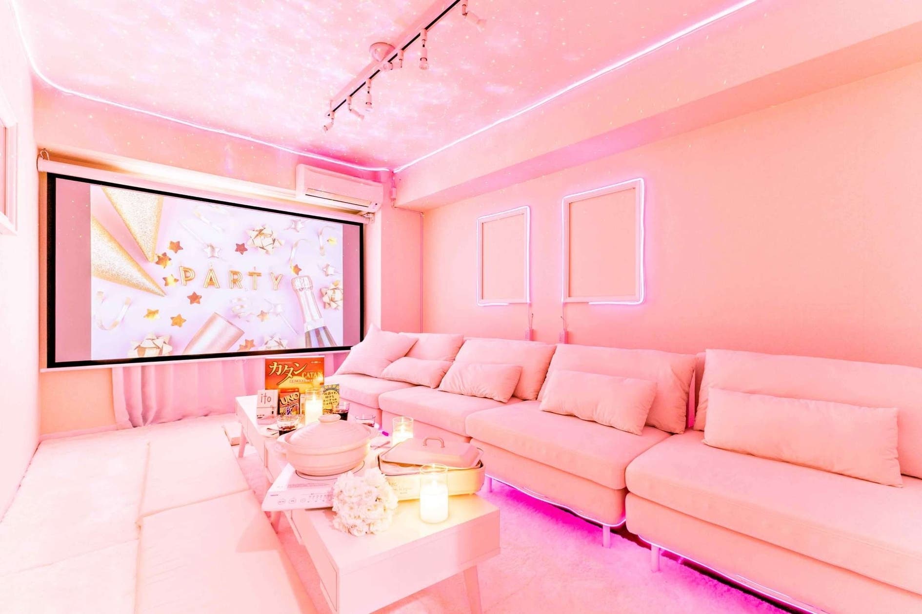 LEDライトで盛れるスペース☄推し活🫰100㌅大画面プロジェクターで動画鑑賞🎦ゲーム🎮の写真4